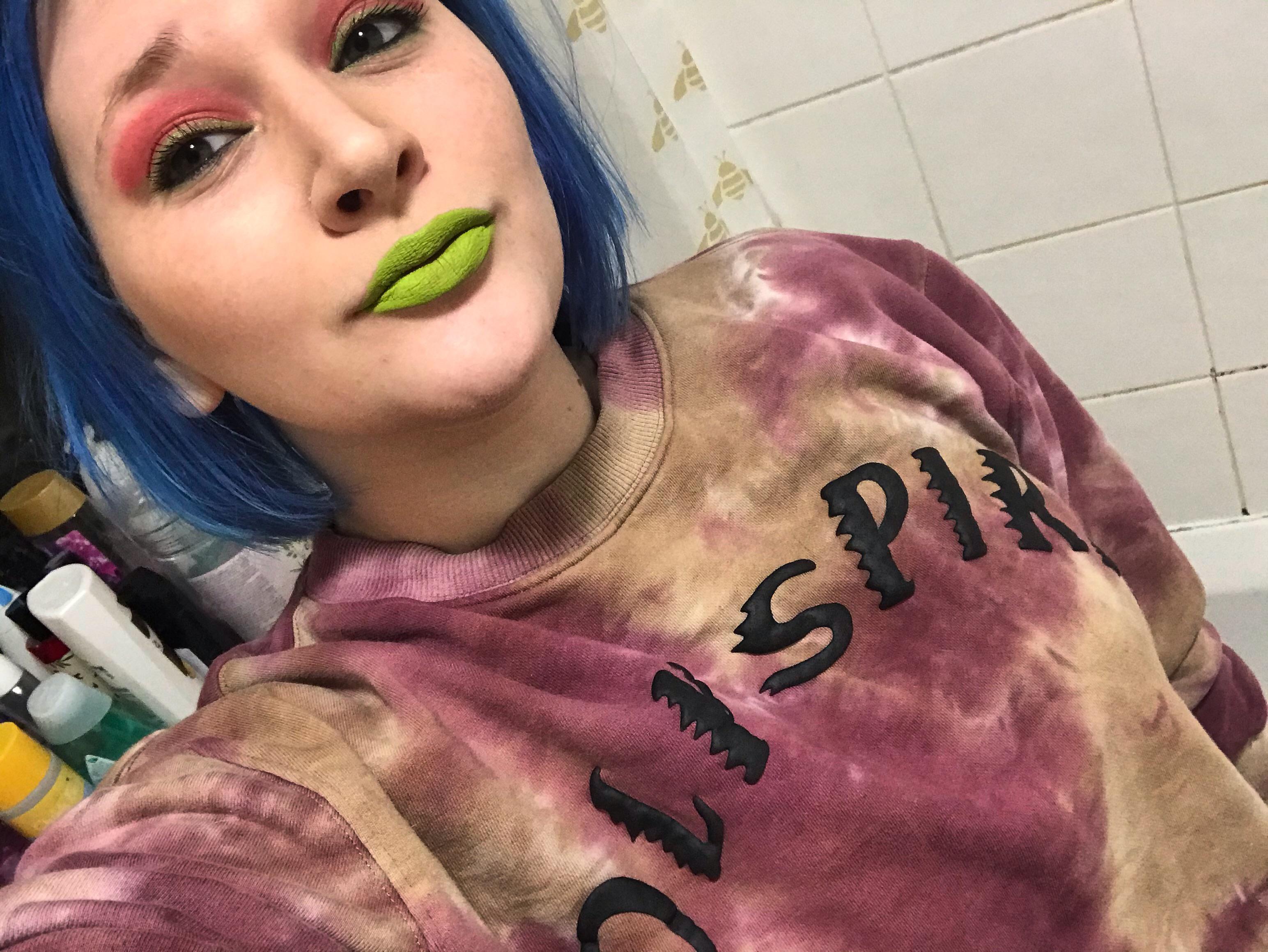 Colourful 💋 | Scrolller