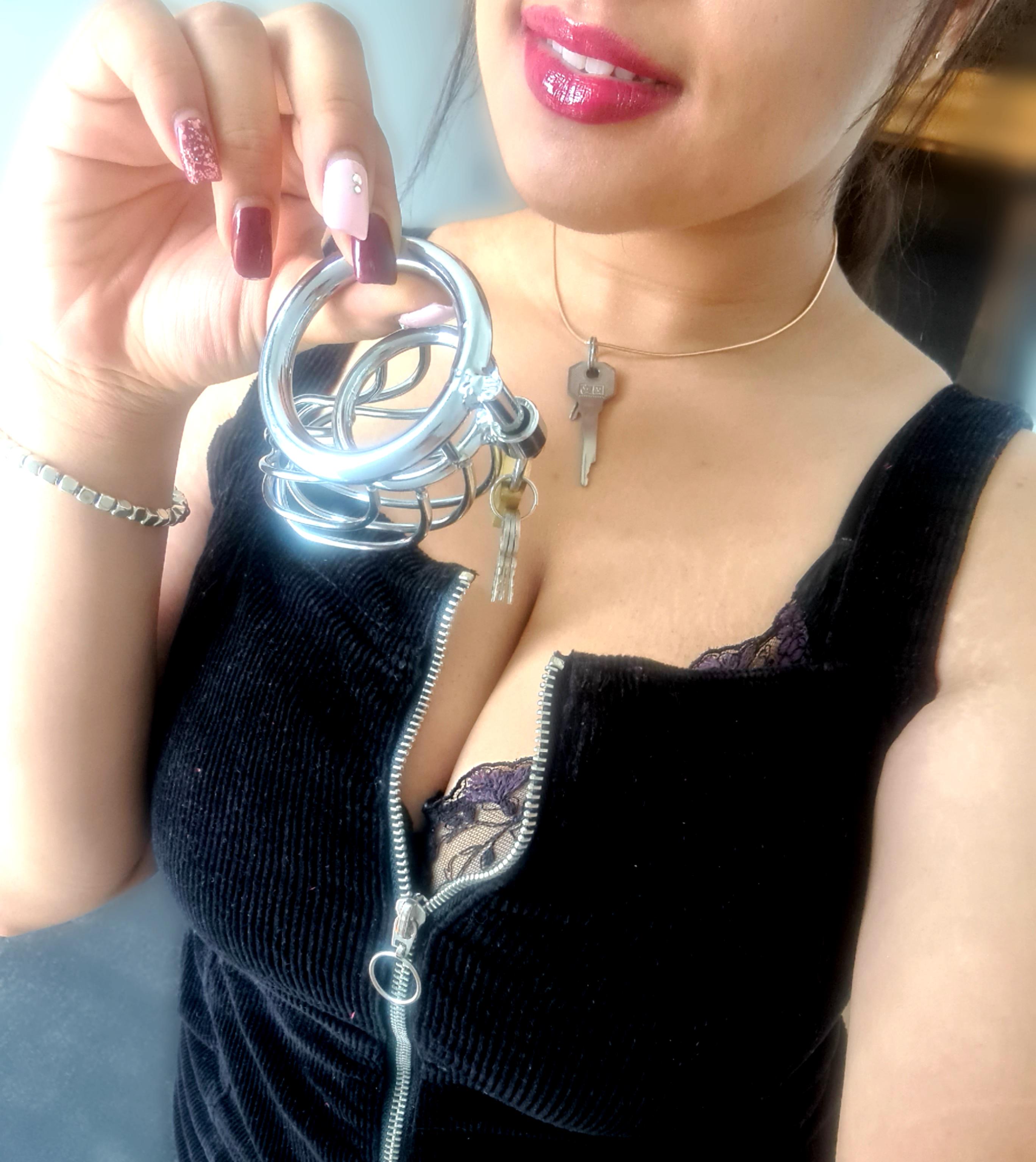 Come come, you know the rules.. | Scrolller