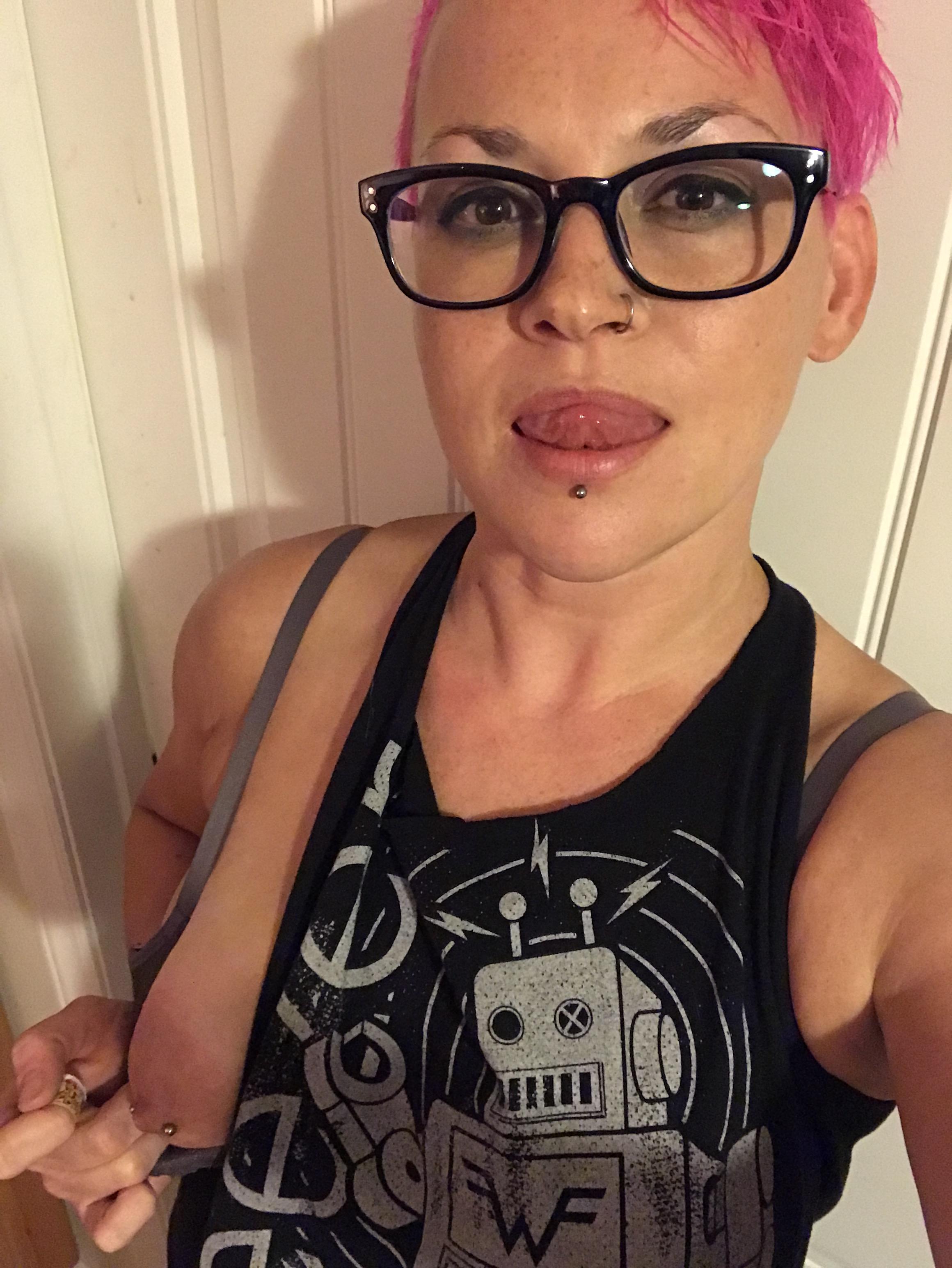 Come play with this slutty nerdy alt girl [Kik] [snap] | Scrolller