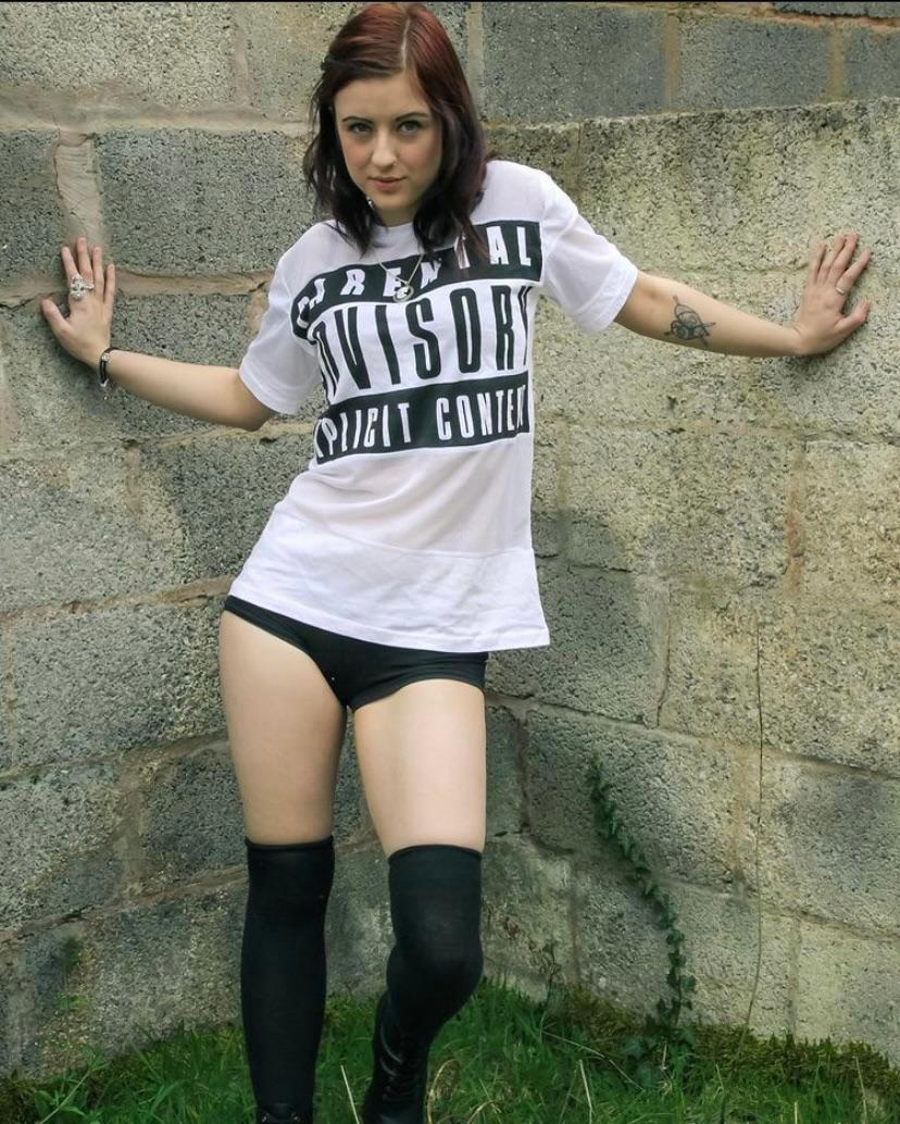 Come see all my pics | Scrolller