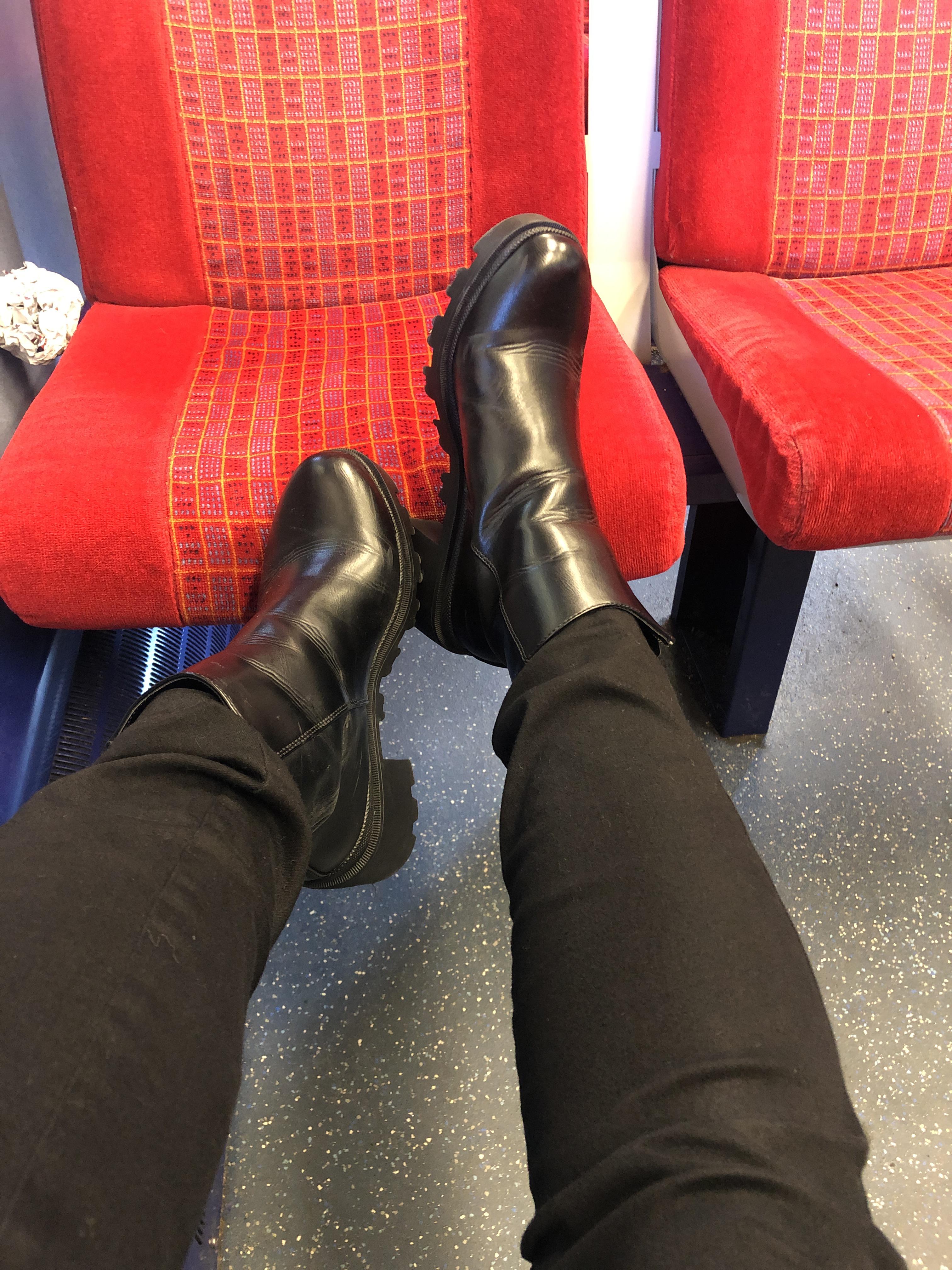 Come worship your Goddess’ boots 😈. Kik- beatricev196 | Scrolller