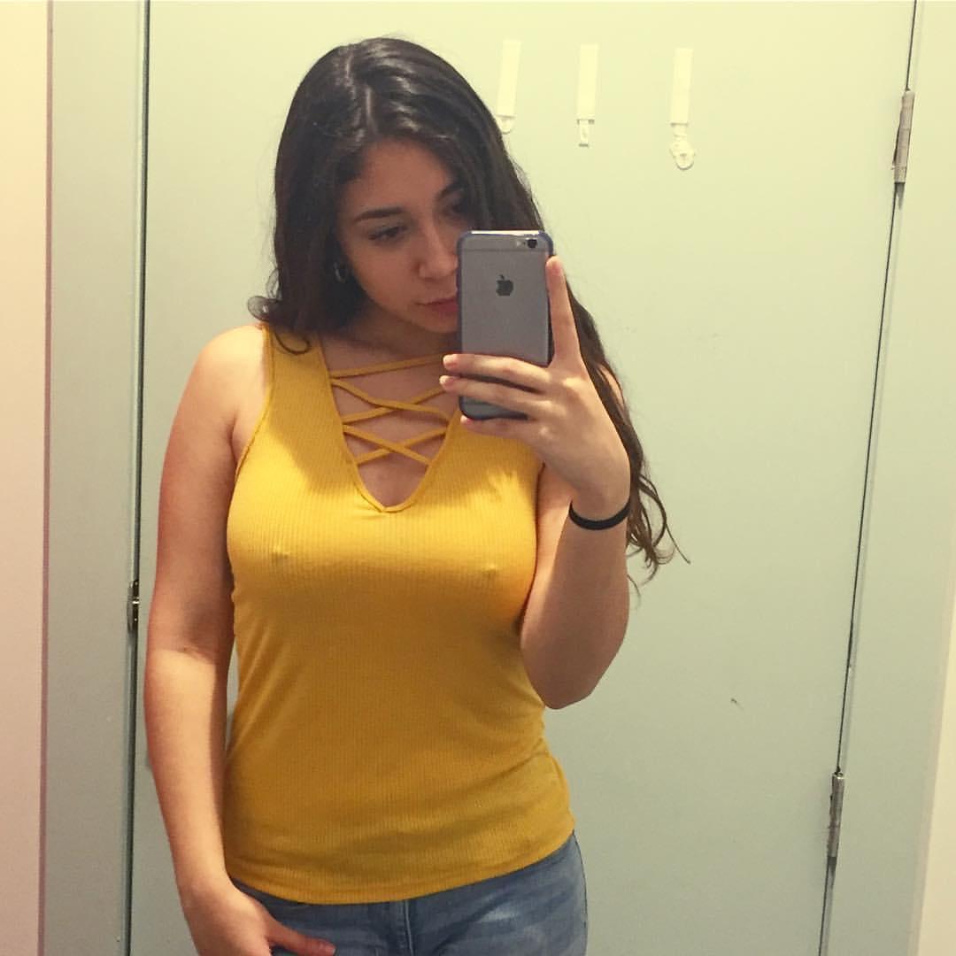 Comfy Dressing Room Scrolller 1688