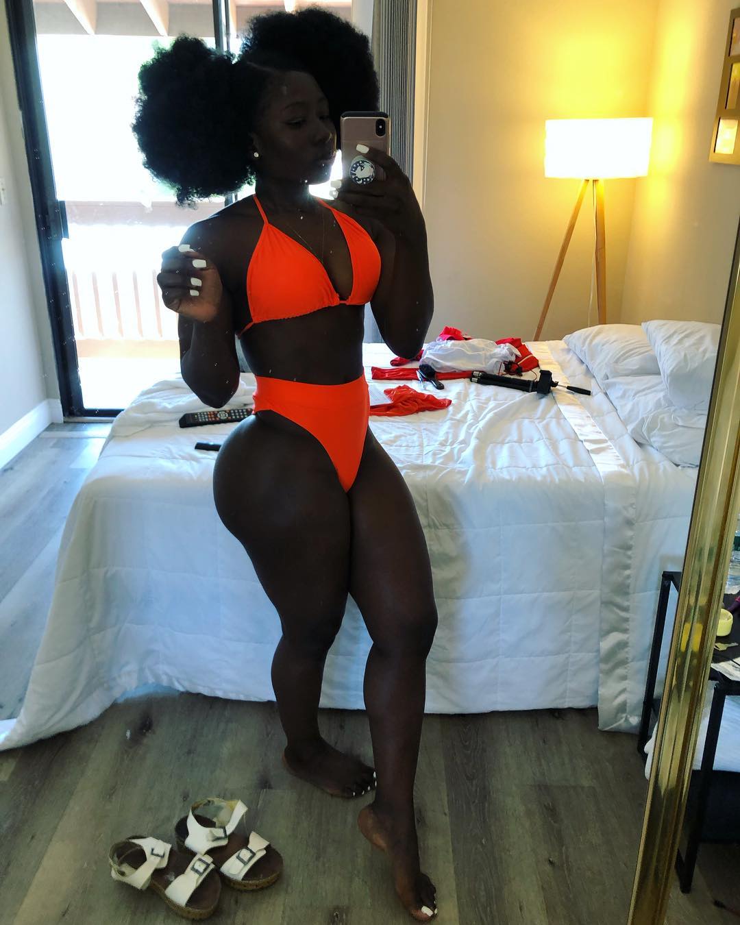 Contrast! | Scrolller