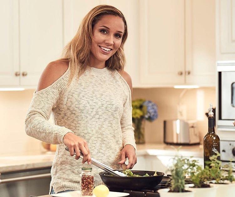 Cooking and looking gorgeous | Scrolller