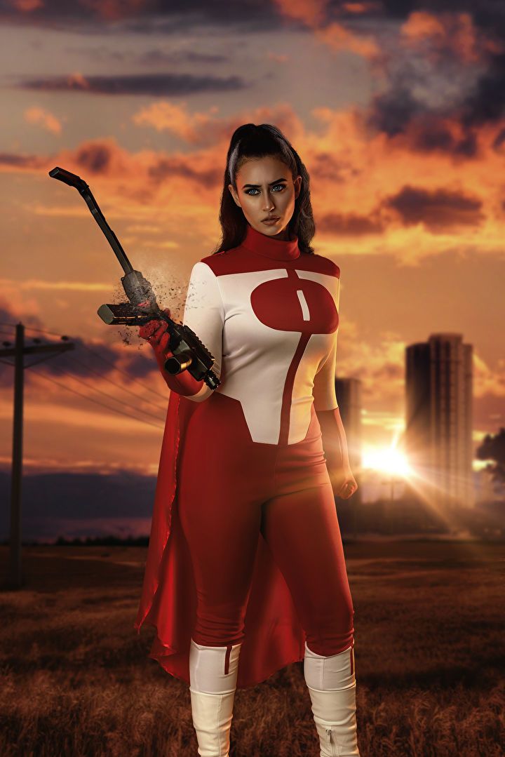 Cool Omni-Man Cosplay by Katyafern | Scrolller