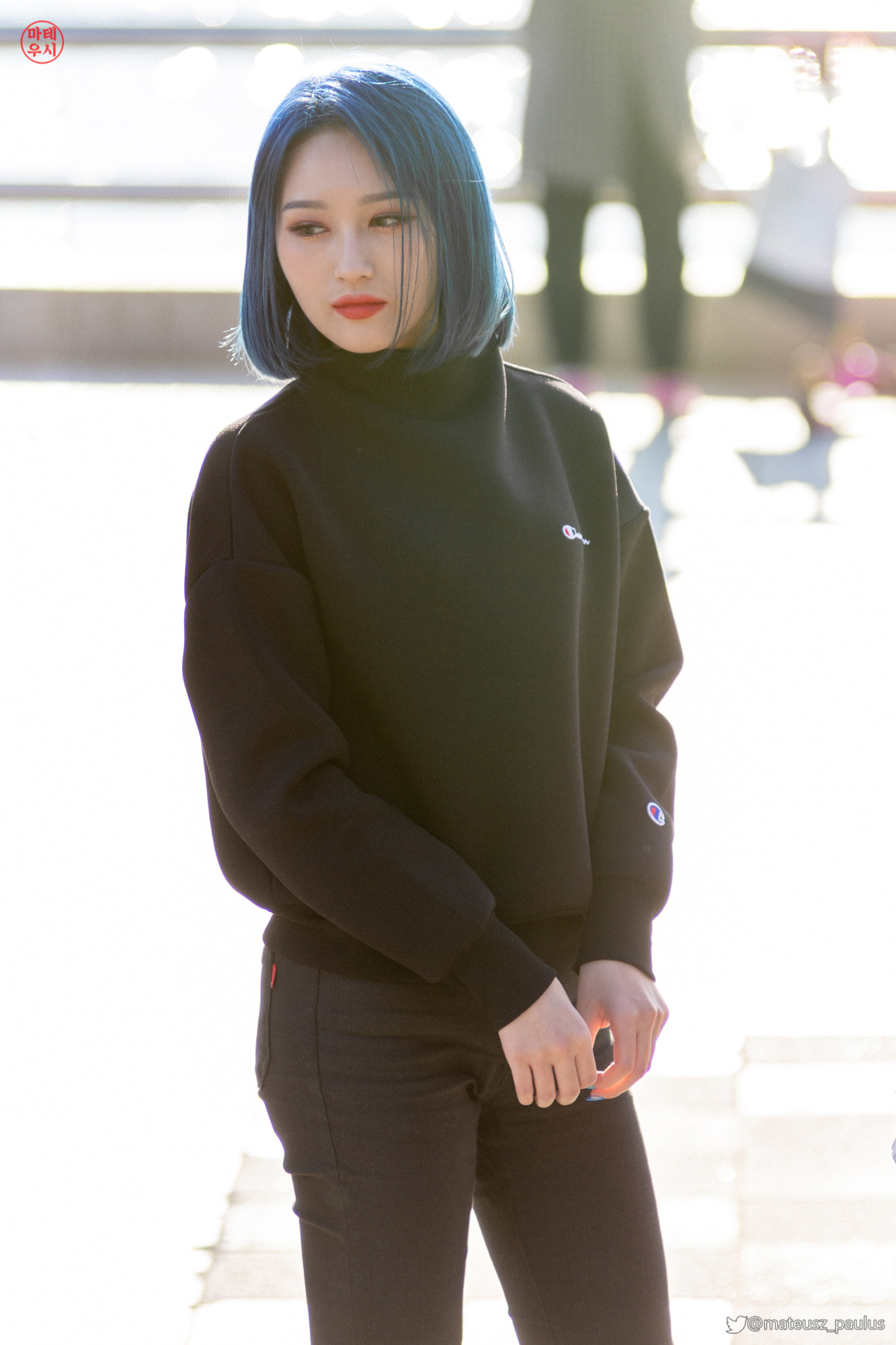 Cool Siyeon | Scrolller