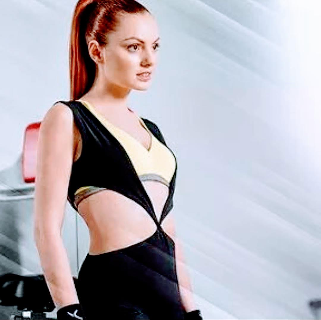 Copper coloured hair. | Scrolller