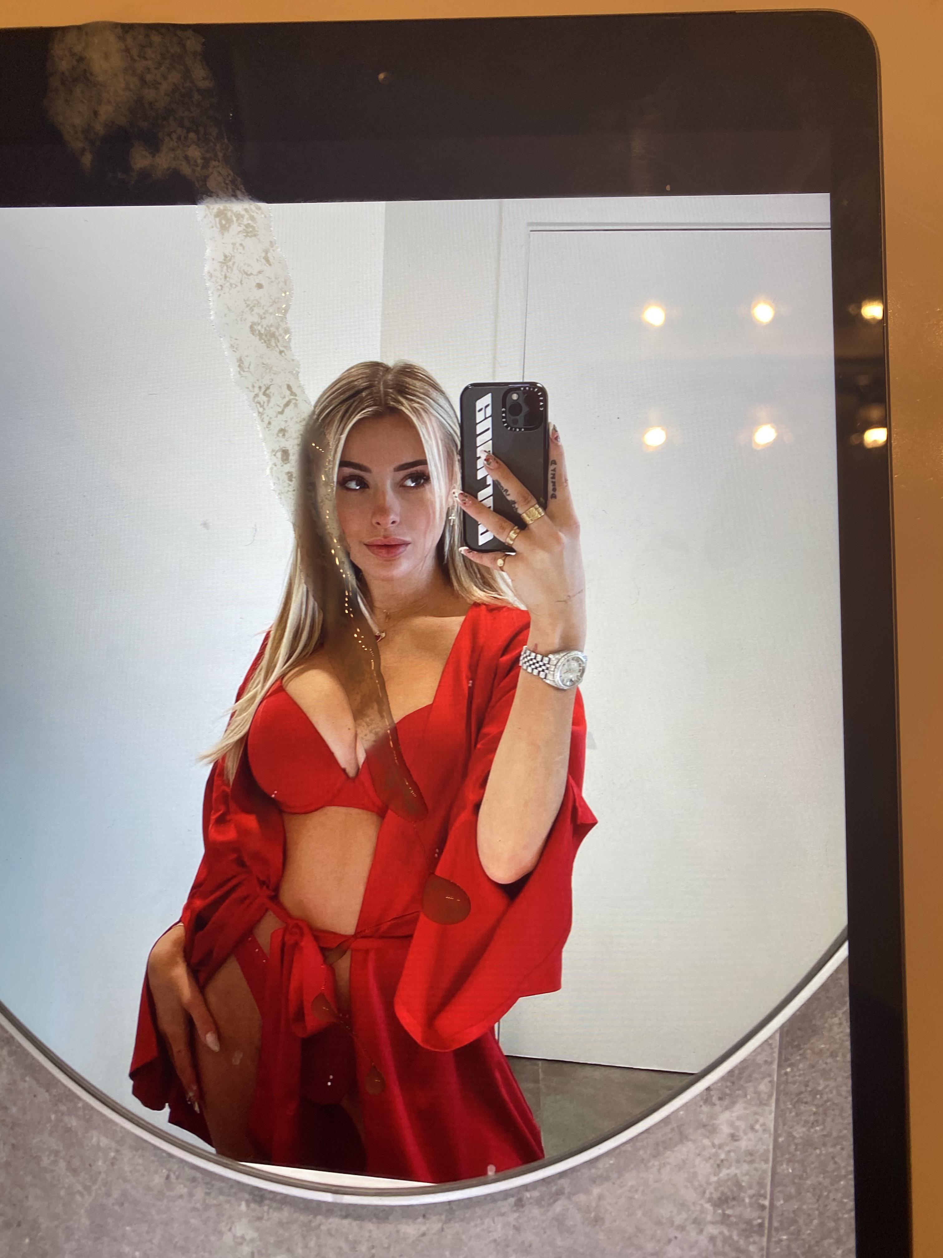 Corinna kopf tribute | Scrolller