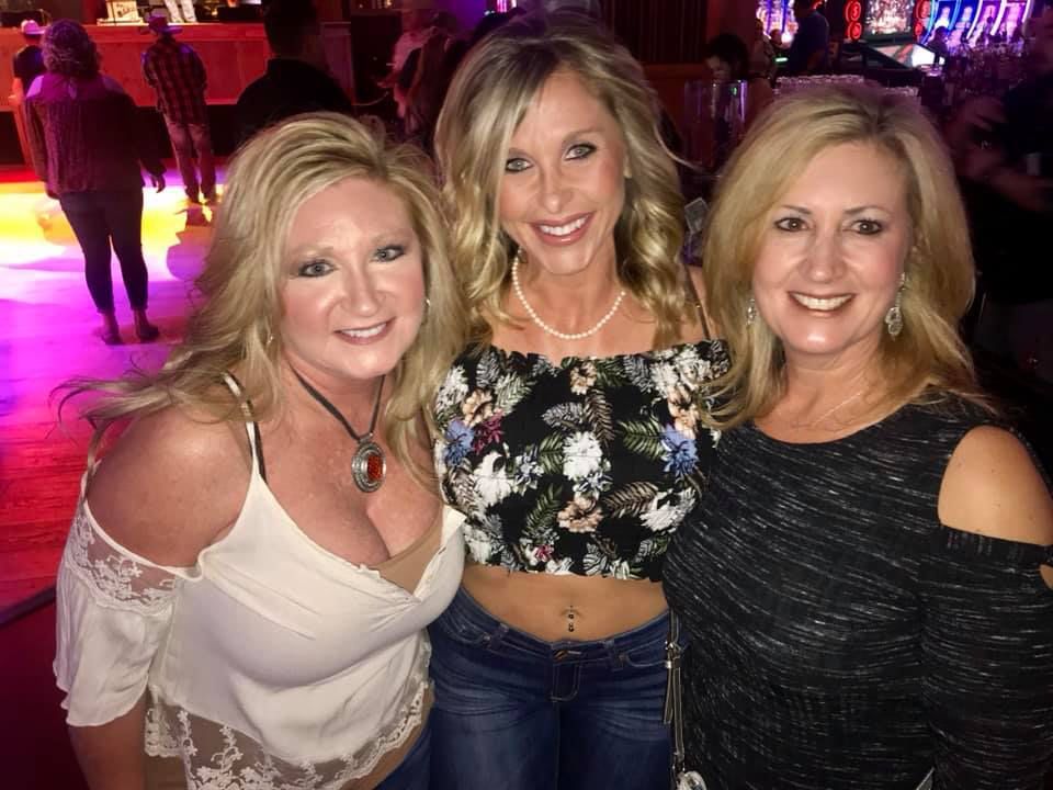 Country Milfs | Scrolller