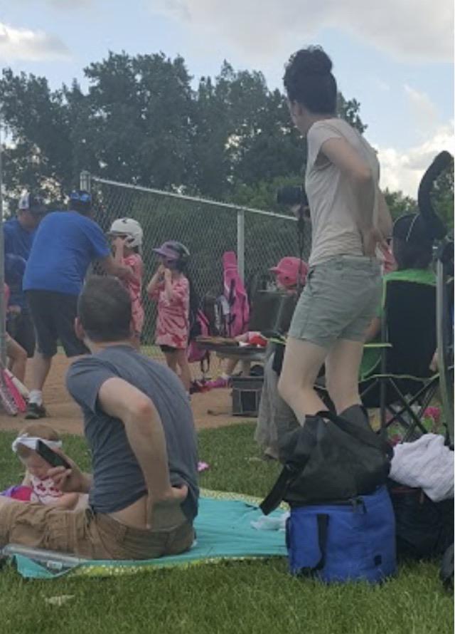 Couple buttcrack simultaneous check | Scrolller