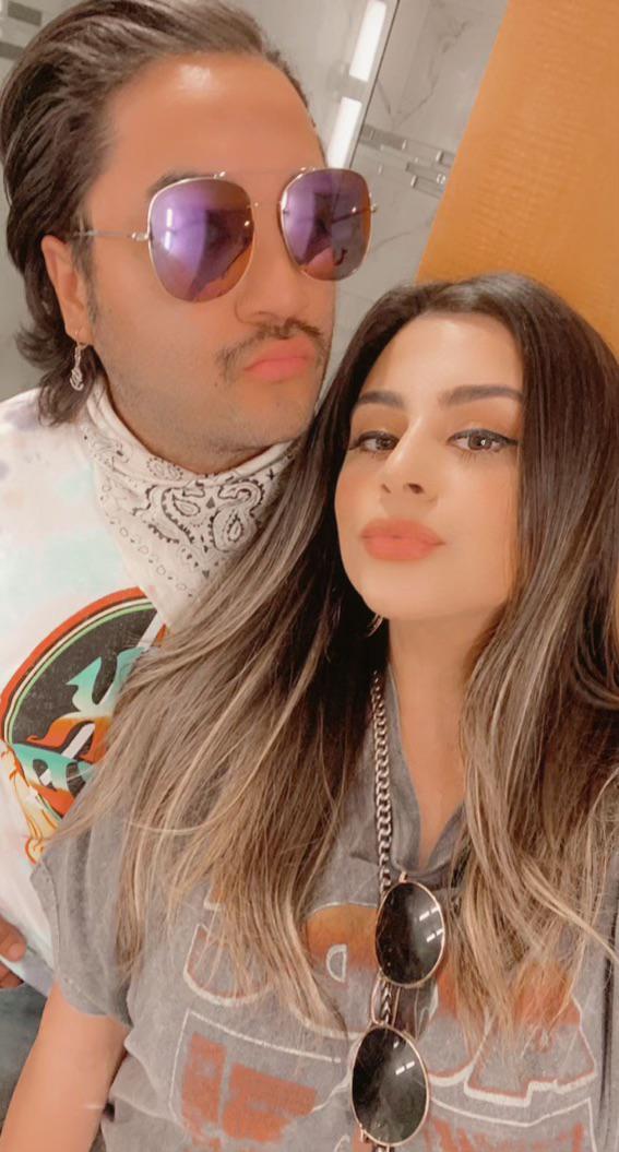 Couple here looking for fun 😻 | Scrolller