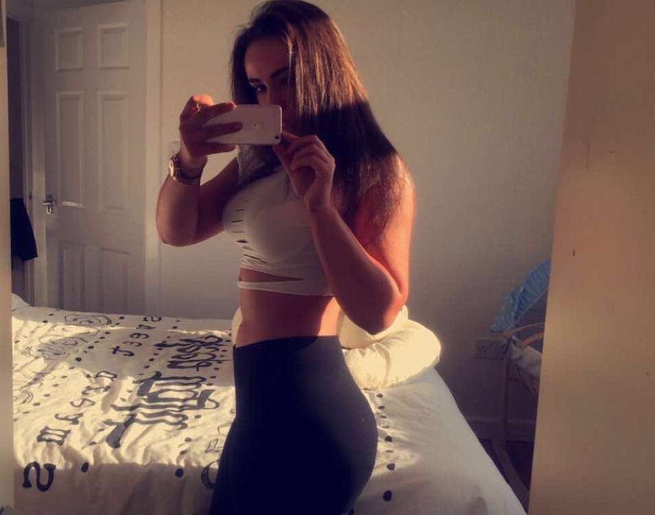 Courtney's perfect body | Scrolller