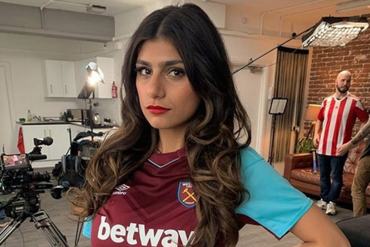 COYI Cum on Mia! | Scrolller