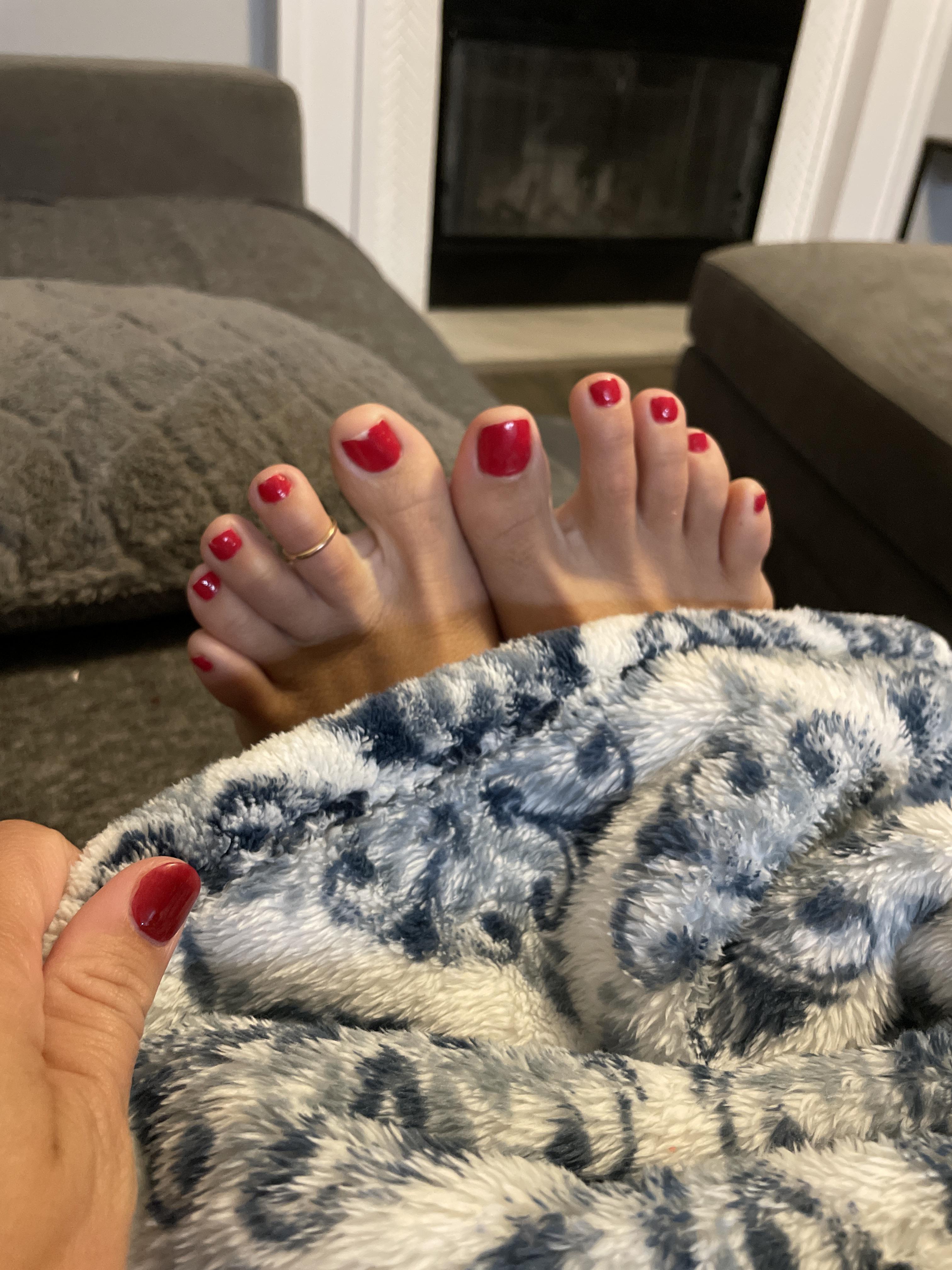 Cozy toes! | Scrolller