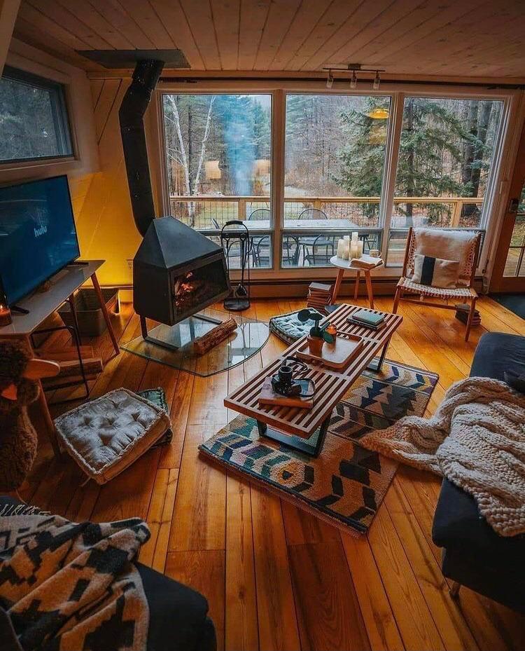 Cozy Vermont cabin | Scrolller