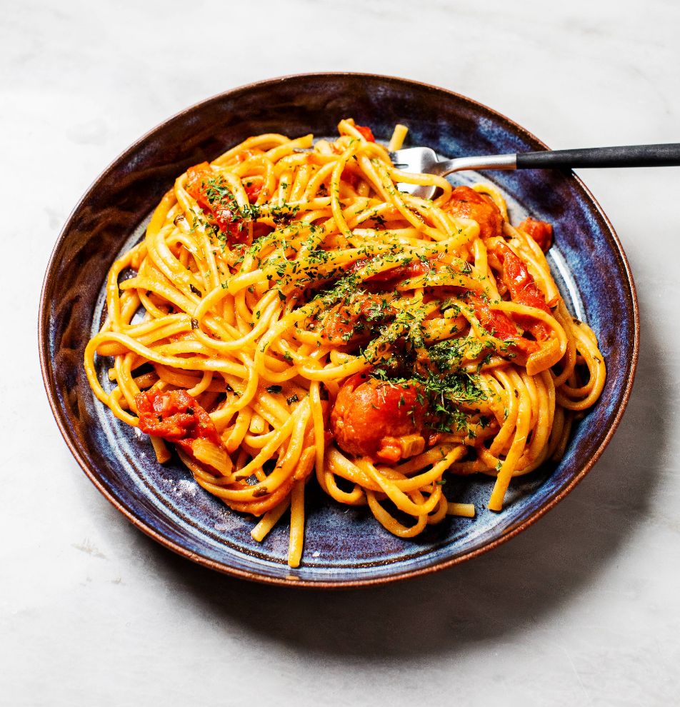 Creamy Roasted Red Pepper Pasta! | Scrolller