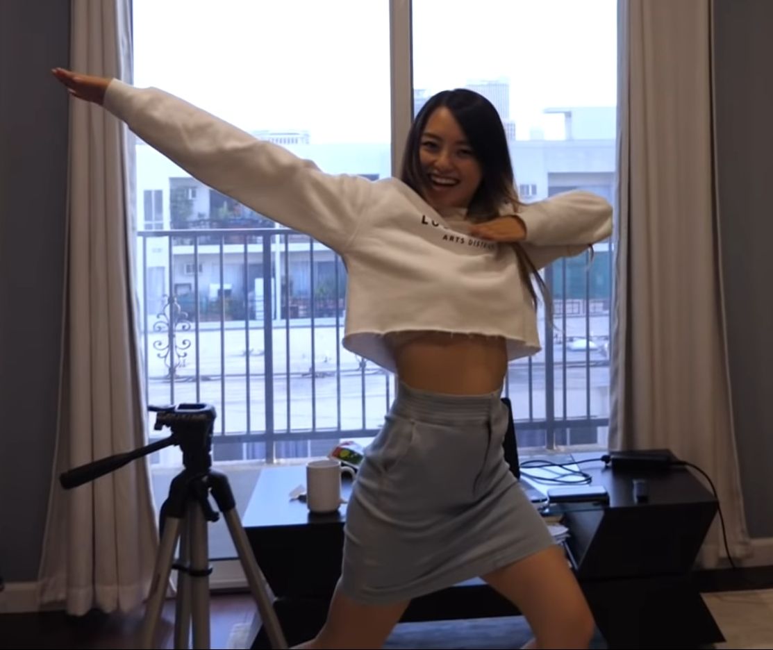 Crop top 1 | Scrolller