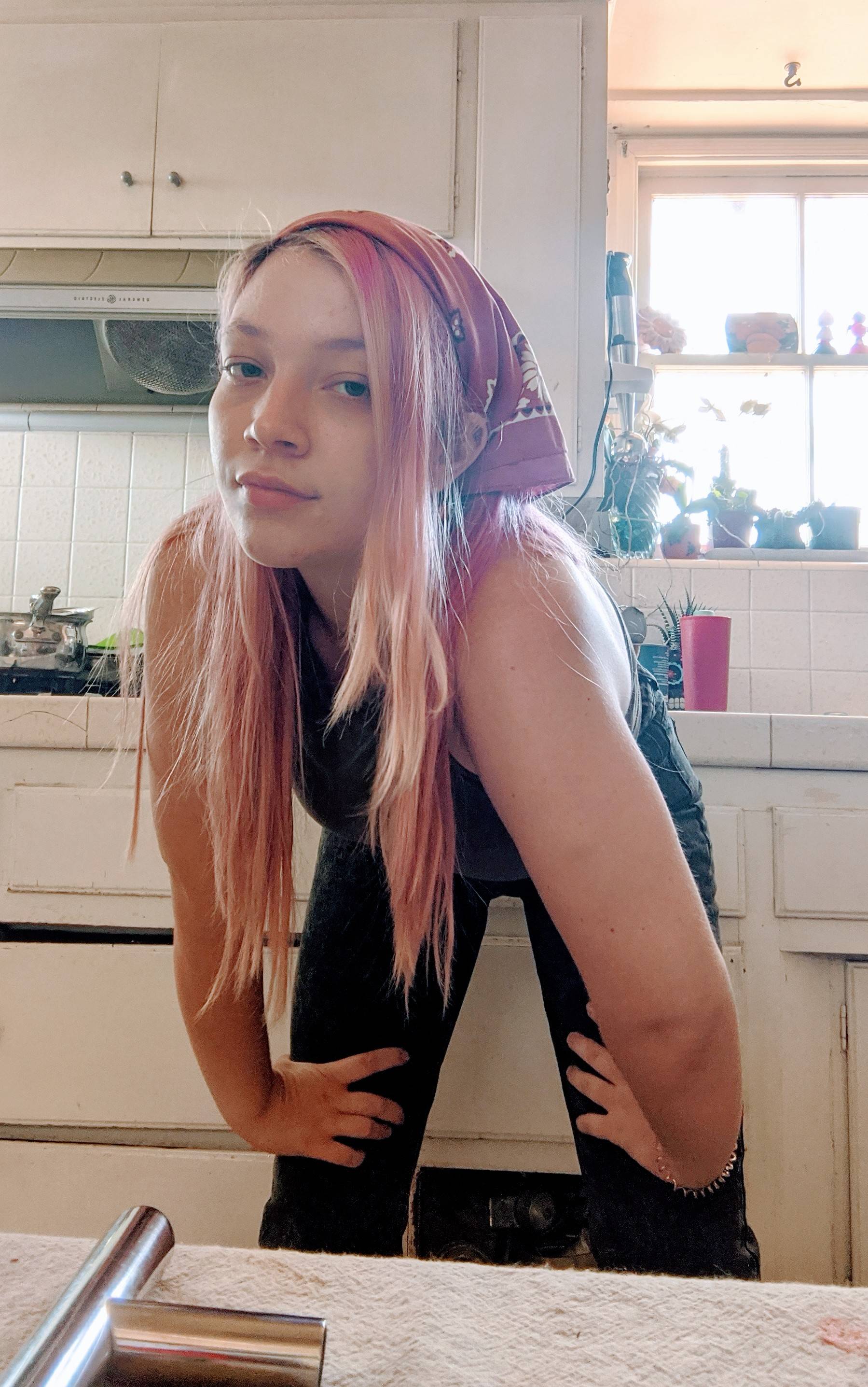 Curious 23F | Scrolller