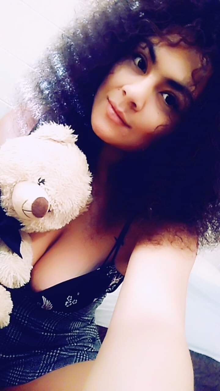 Curly hair and my Teddy bear 😍 | Scrolller