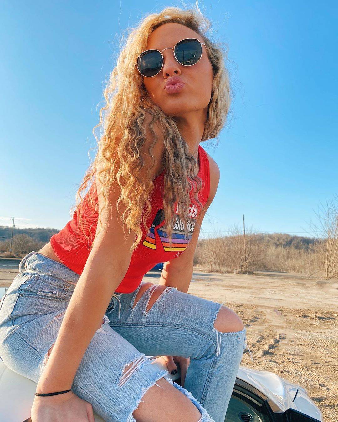 Curly Hair Babe | Scrolller