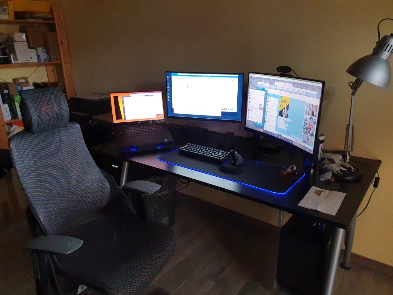 Current work battlestation | Scrolller