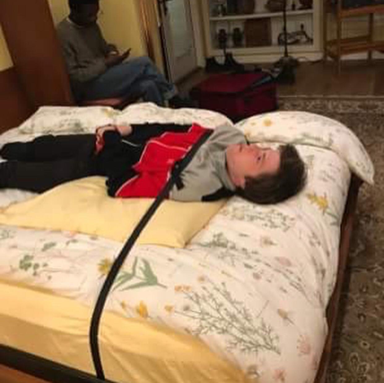 Cursed Bassist | Scrolller