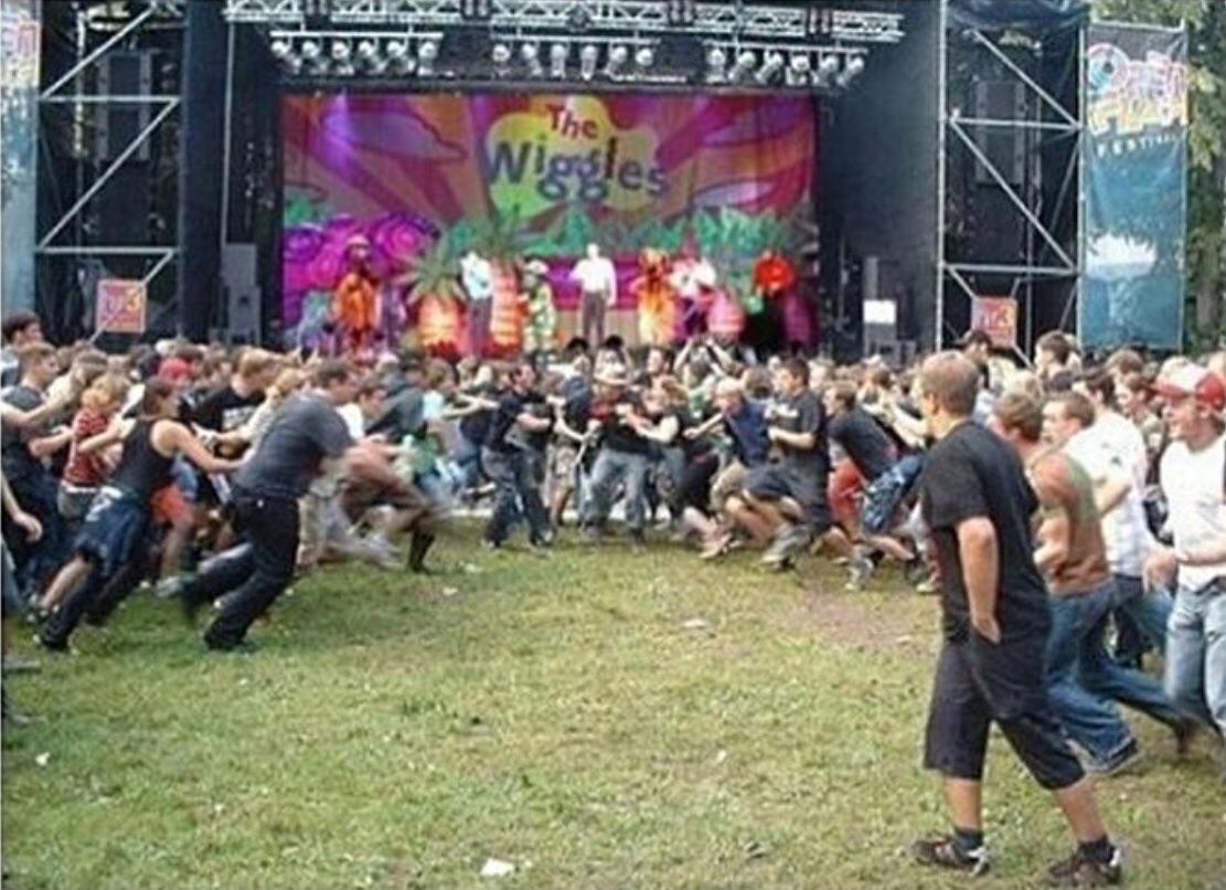 cursed_concert | Scrolller