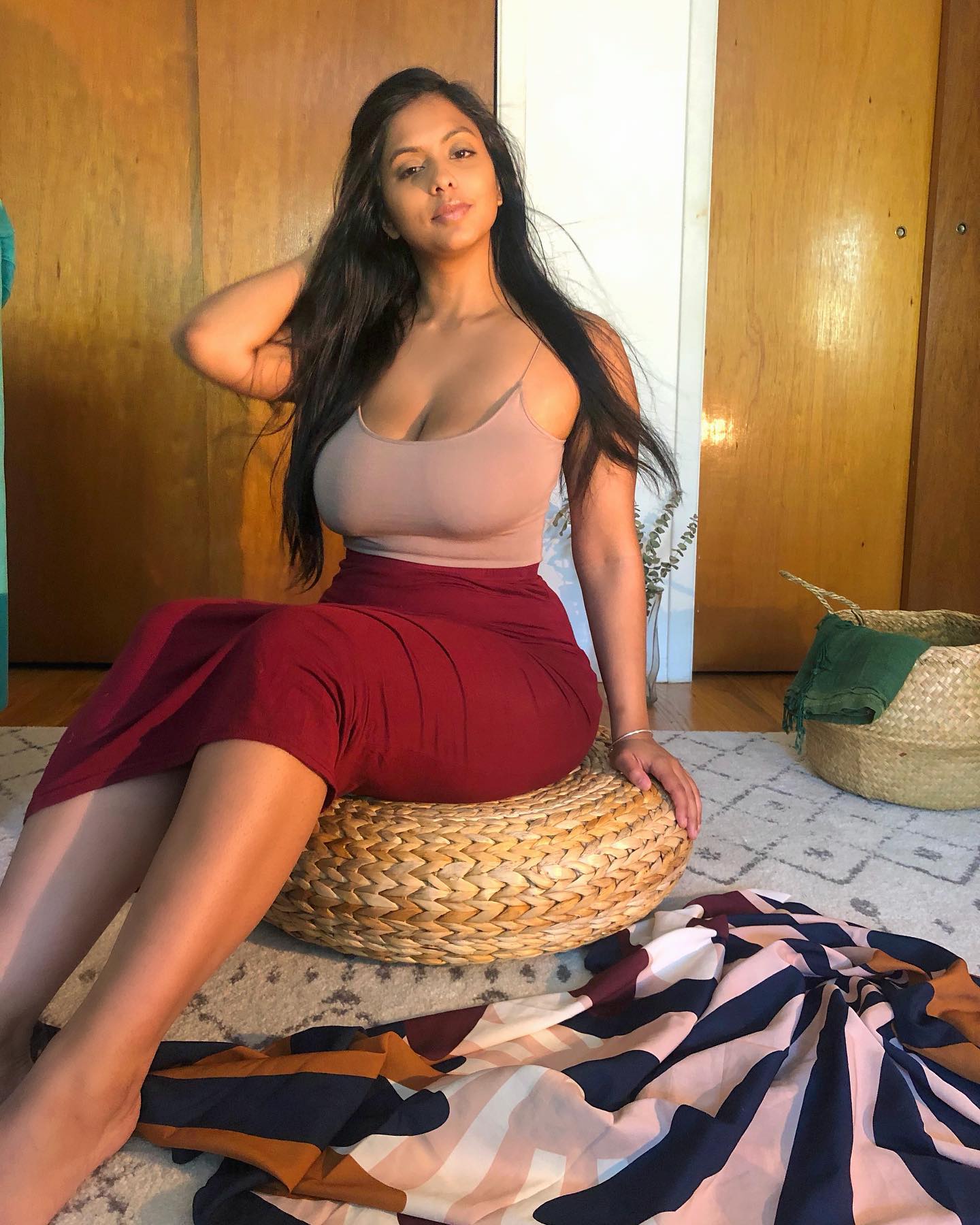 Curvaceous Bong | Scrolller