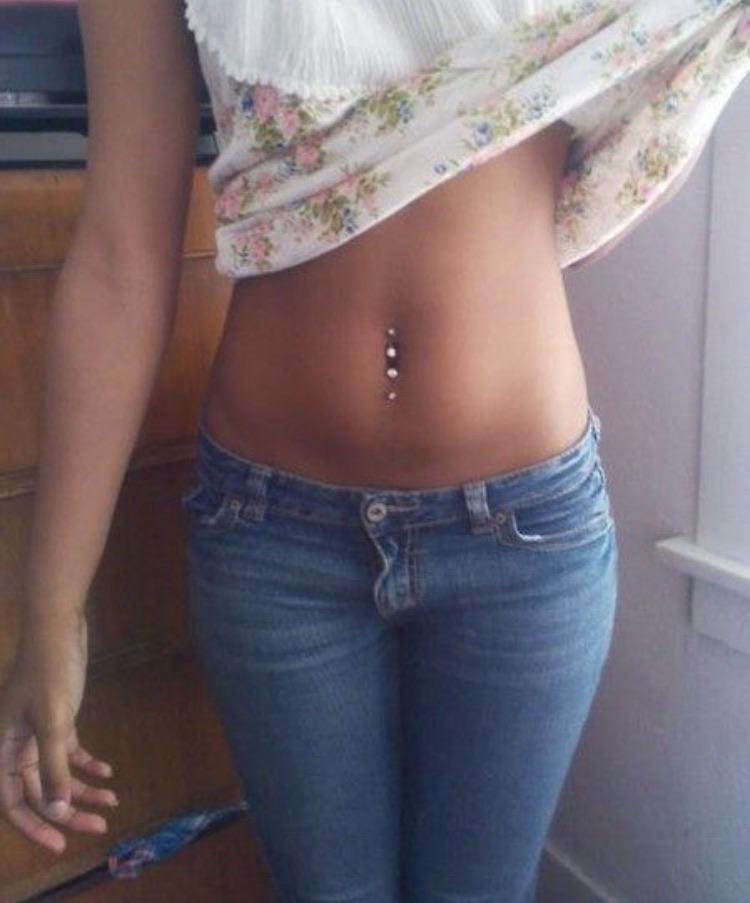 Cute belly | Scrolller