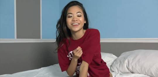 Cute college cumslut gets a mouthful. | Scrolller