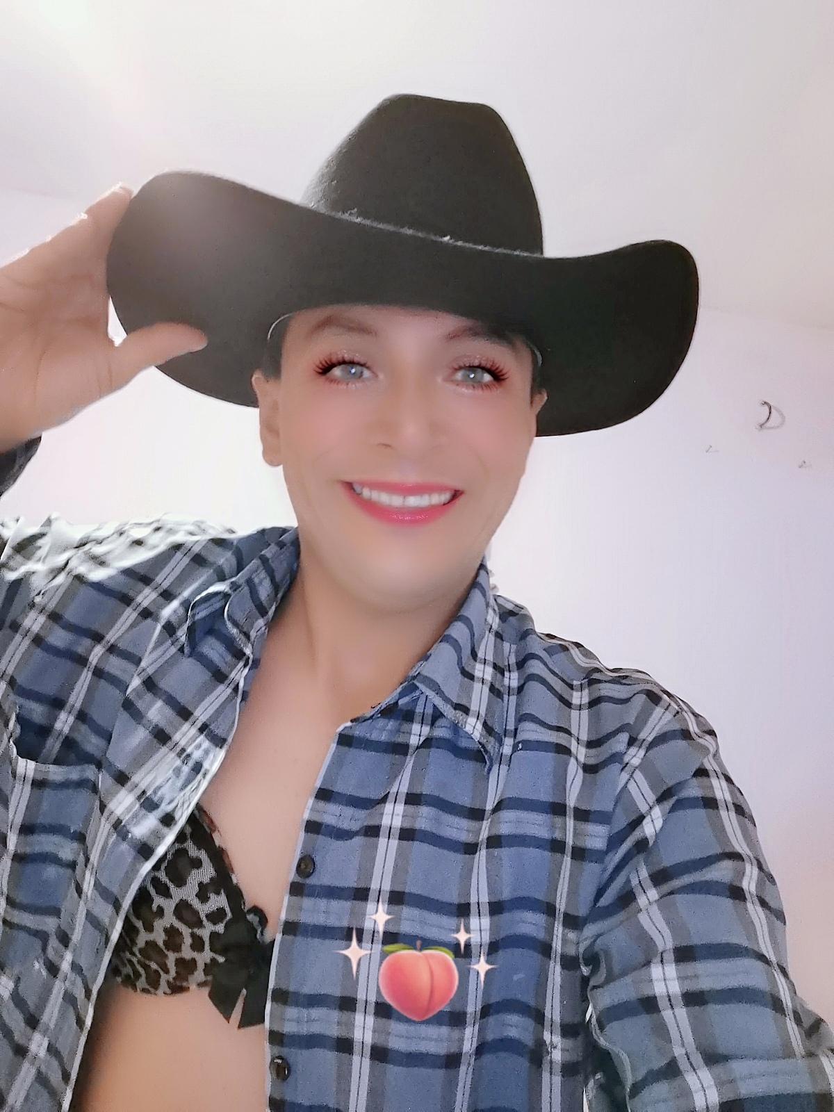 Cute cowboy or cute cowgirl? | Scrolller