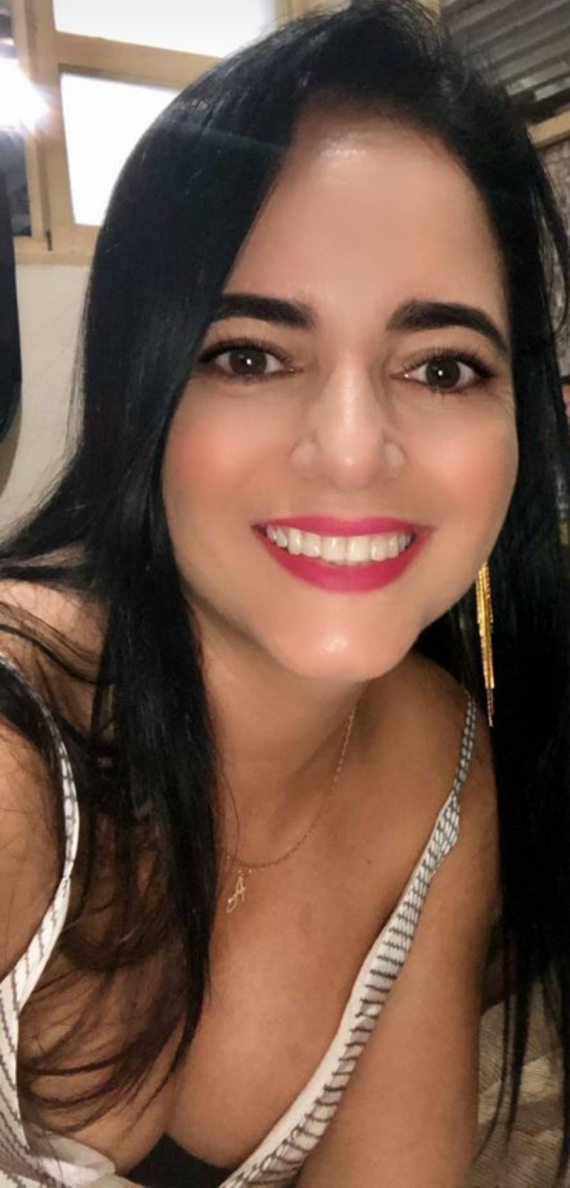 Cute downblouse | Scrolller