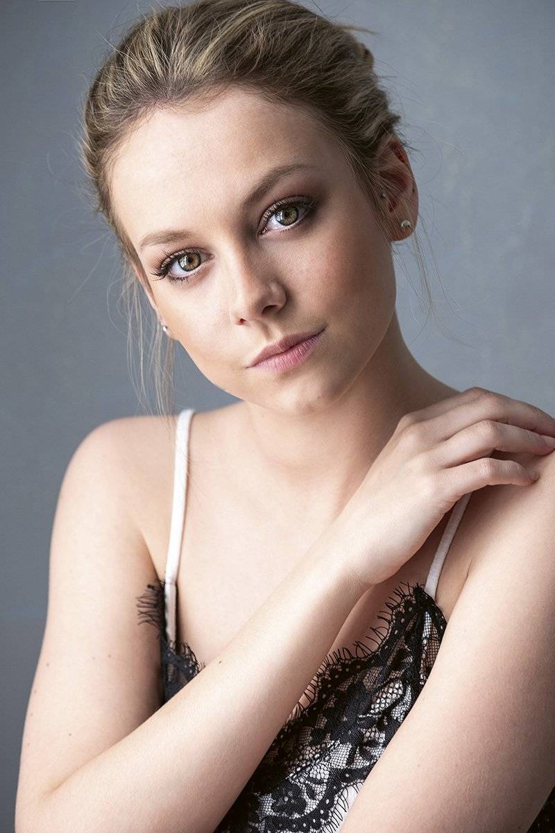 Cute Ester Exposito | Scrolller