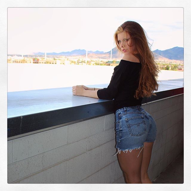 Cute Redhead | Scrolller