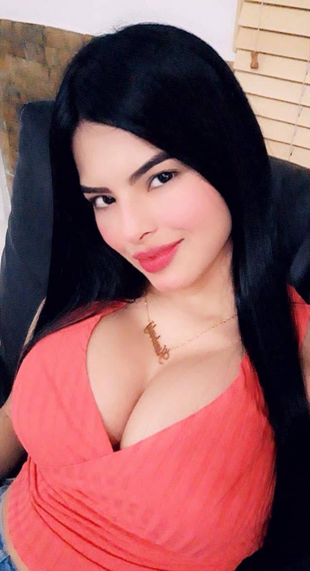 Cute Smirk | Scrolller