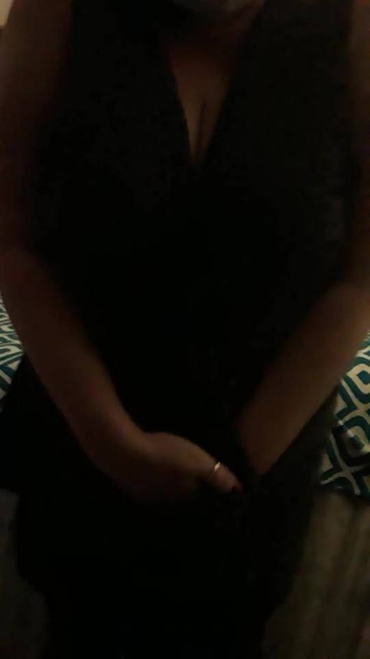 cute lil tease with a little booty wiggle 💖😋[41f][oc] | Scrolller