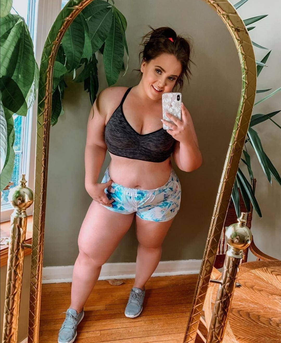 Cute workout attire! | Scrolller