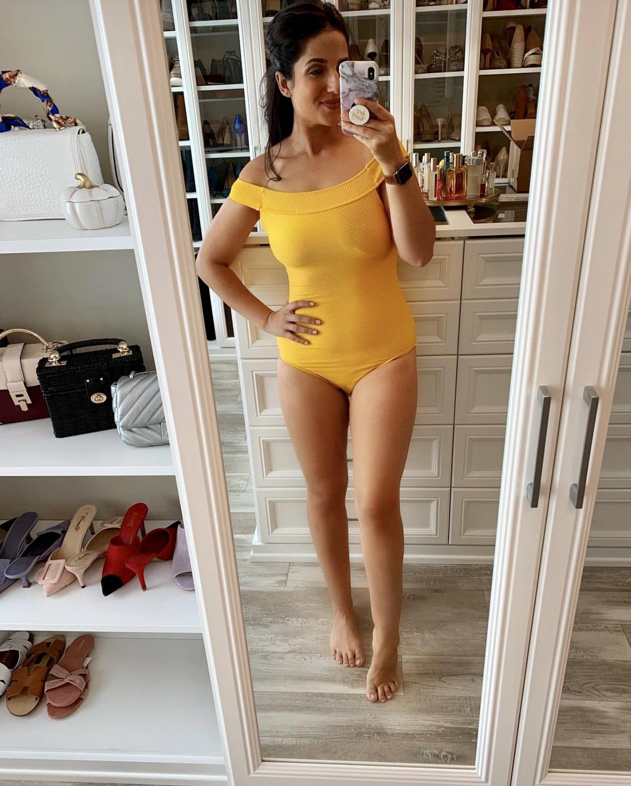 Cutie in yellow | Scrolller