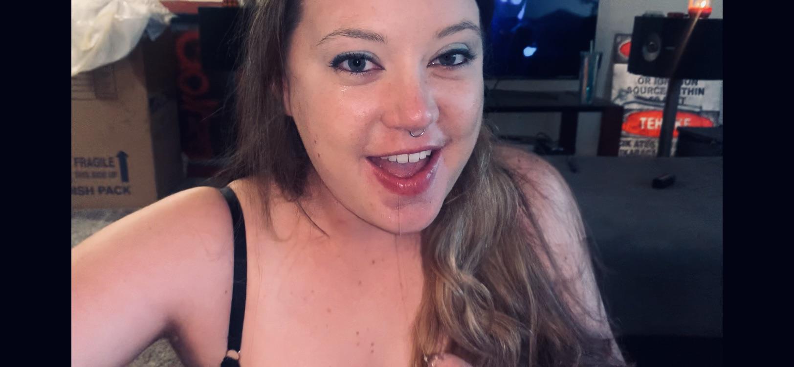 Daddy has me dripping. He likes to see my mouth full. Who’s next ...