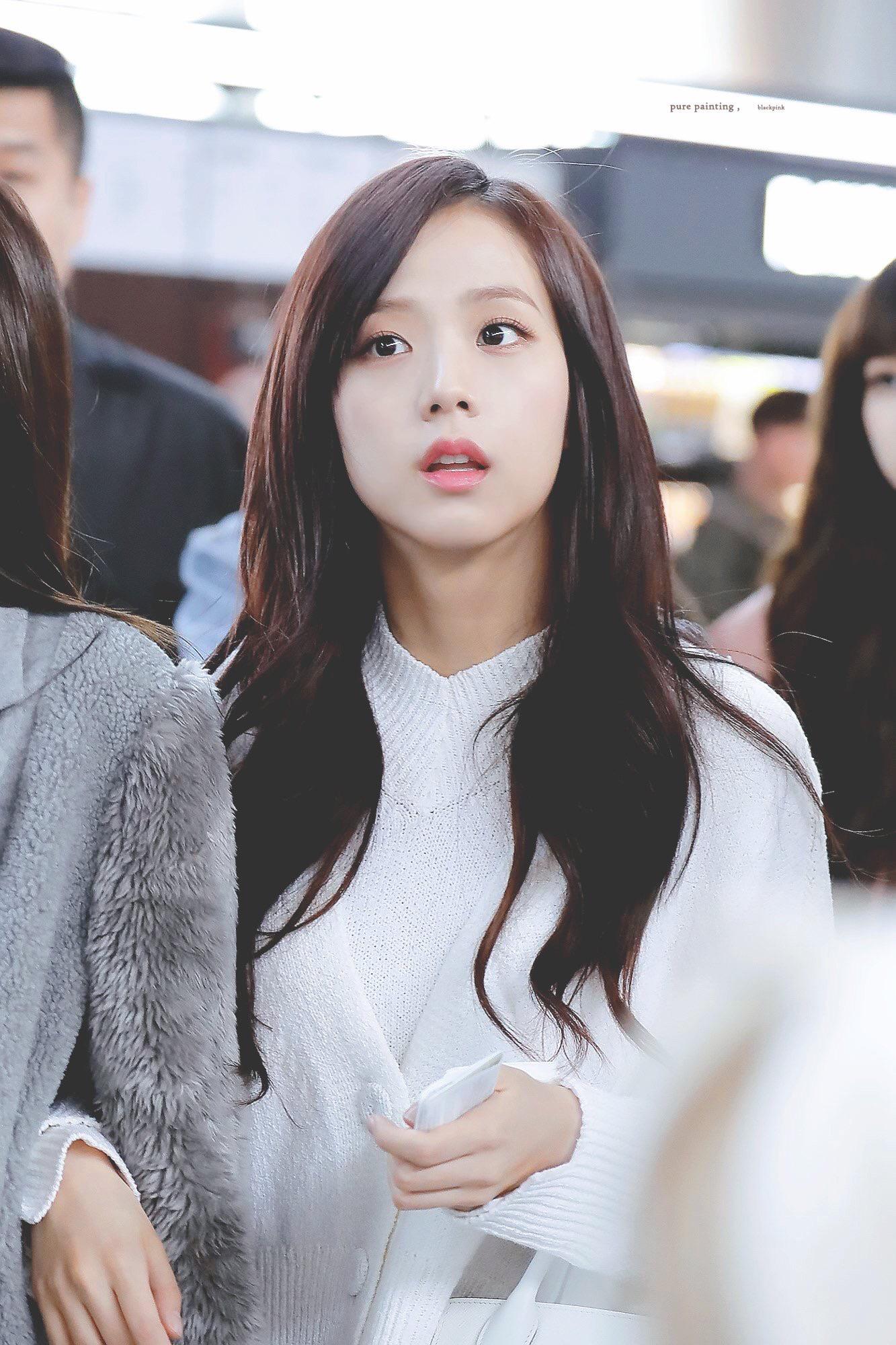 Daily Jisoo #124 | Scrolller