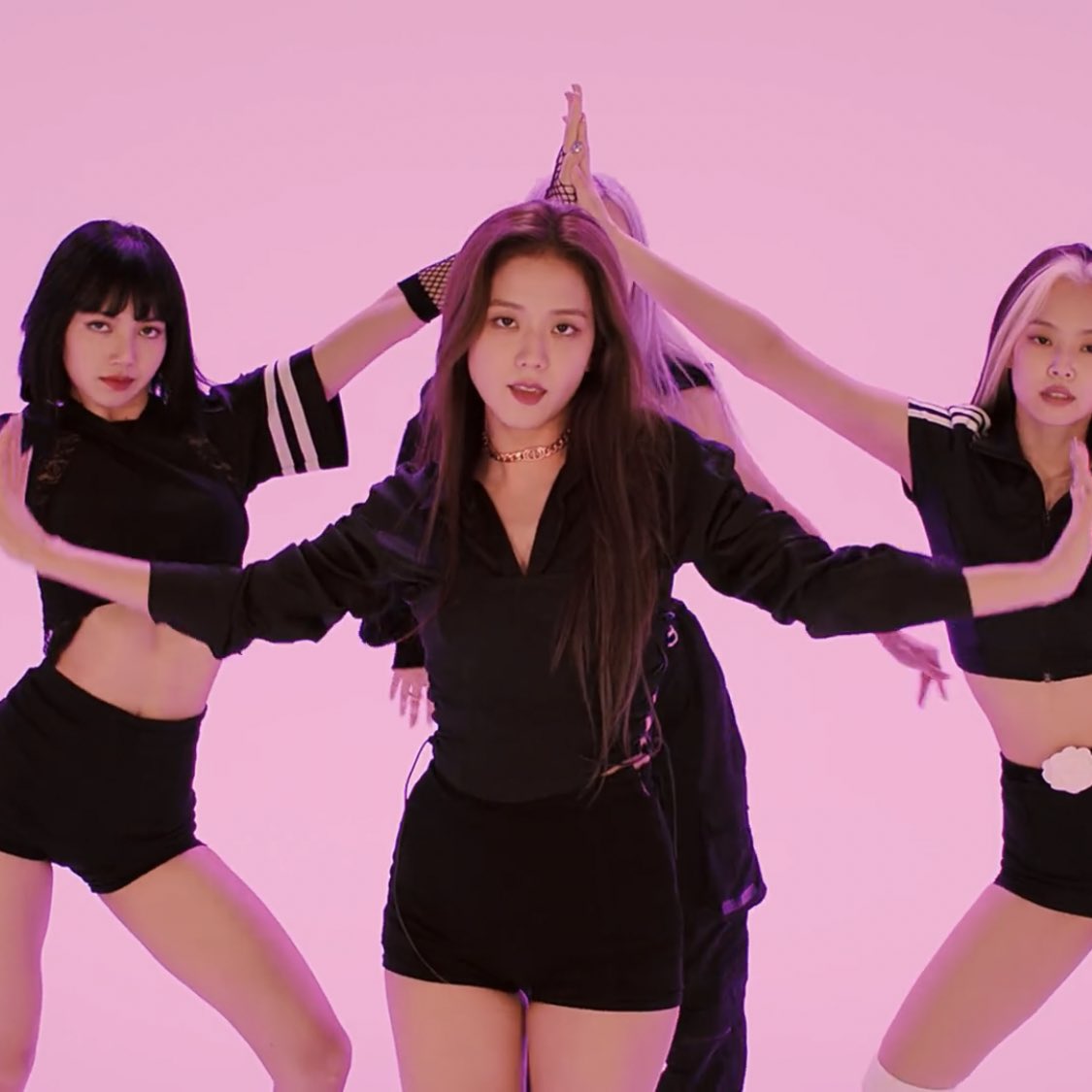 Daily Jisoo #210 (feat. Lisa and Jennie and Rosé) | Scrolller