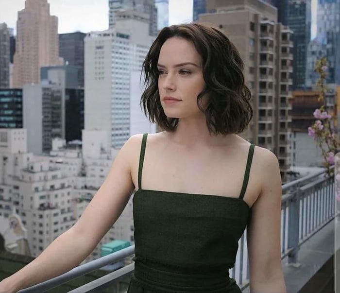 Daisy Ridley | Scrolller