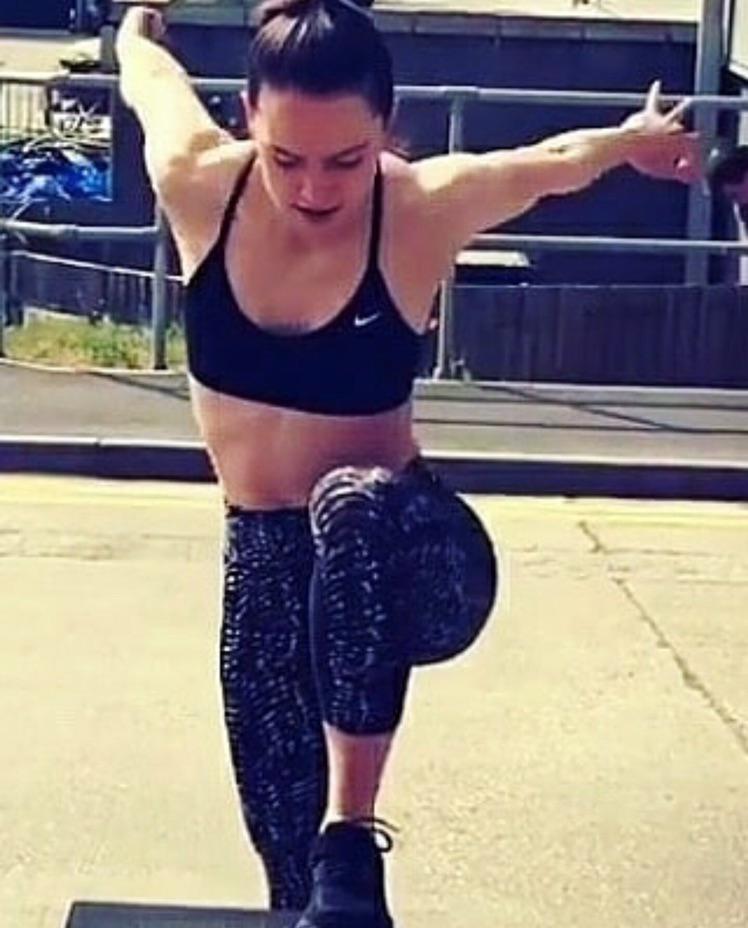 Daisy ridley’s toned body gets me so hard | Scrolller