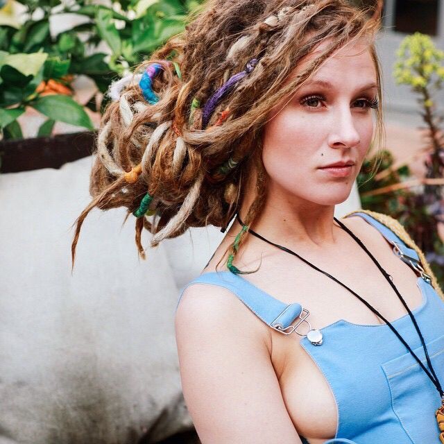 Damsel Suicide | Scrolller