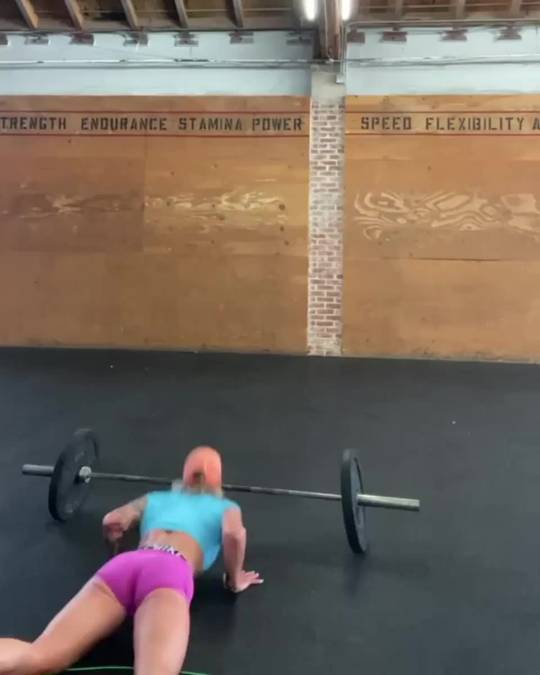 Danielle Brandon [GIF] | Scrolller