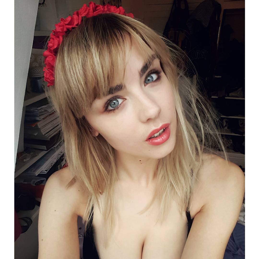 Danielle Sharp | Scrolller
