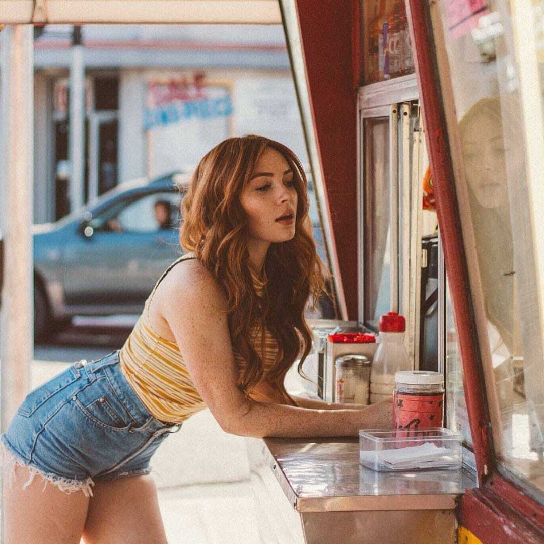 Danielle Victoria Perry | Scrolller