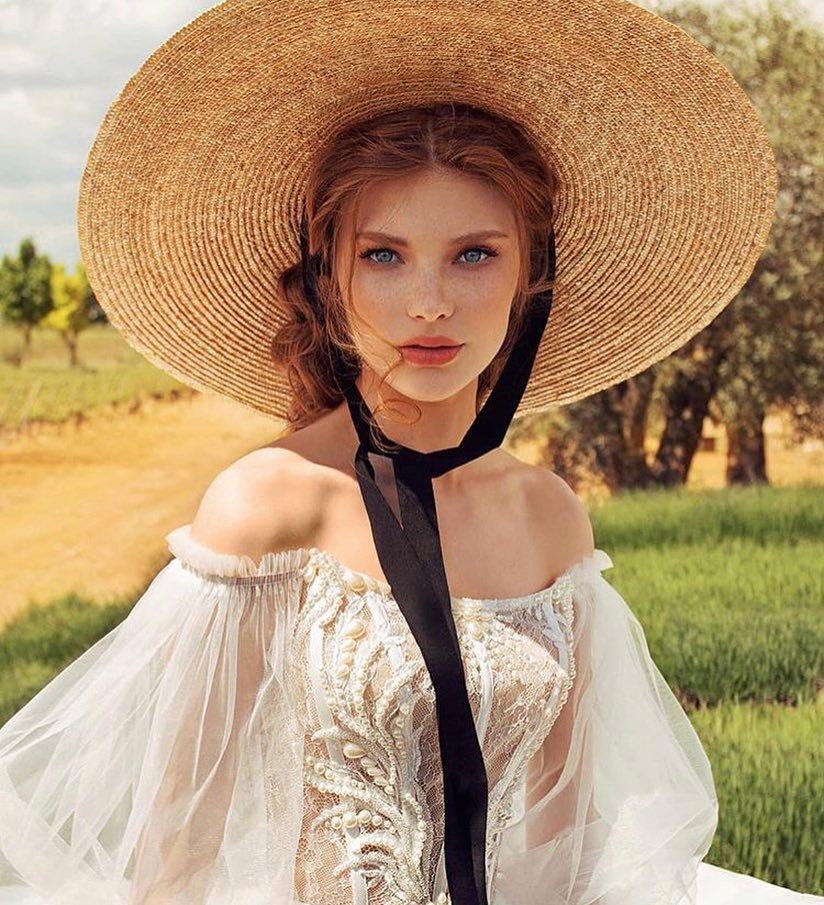 Daria Milky | Scrolller