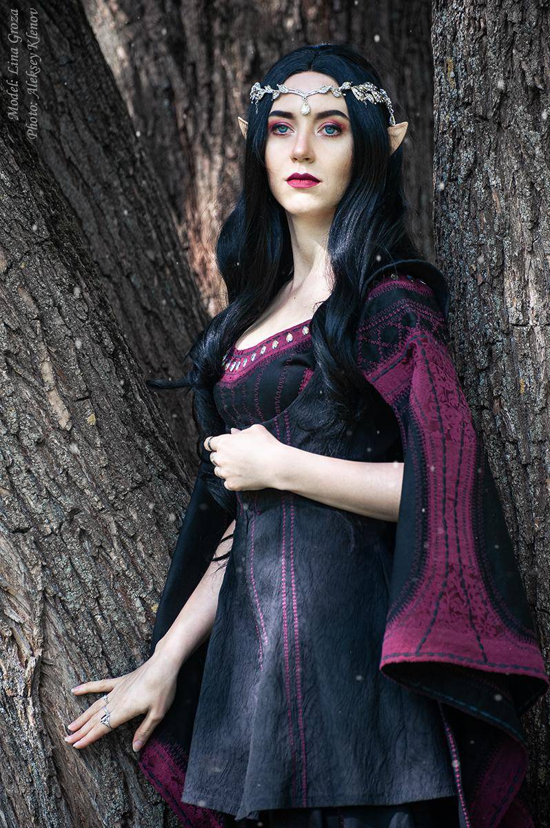 Dark-haired elf princess | Scrolller