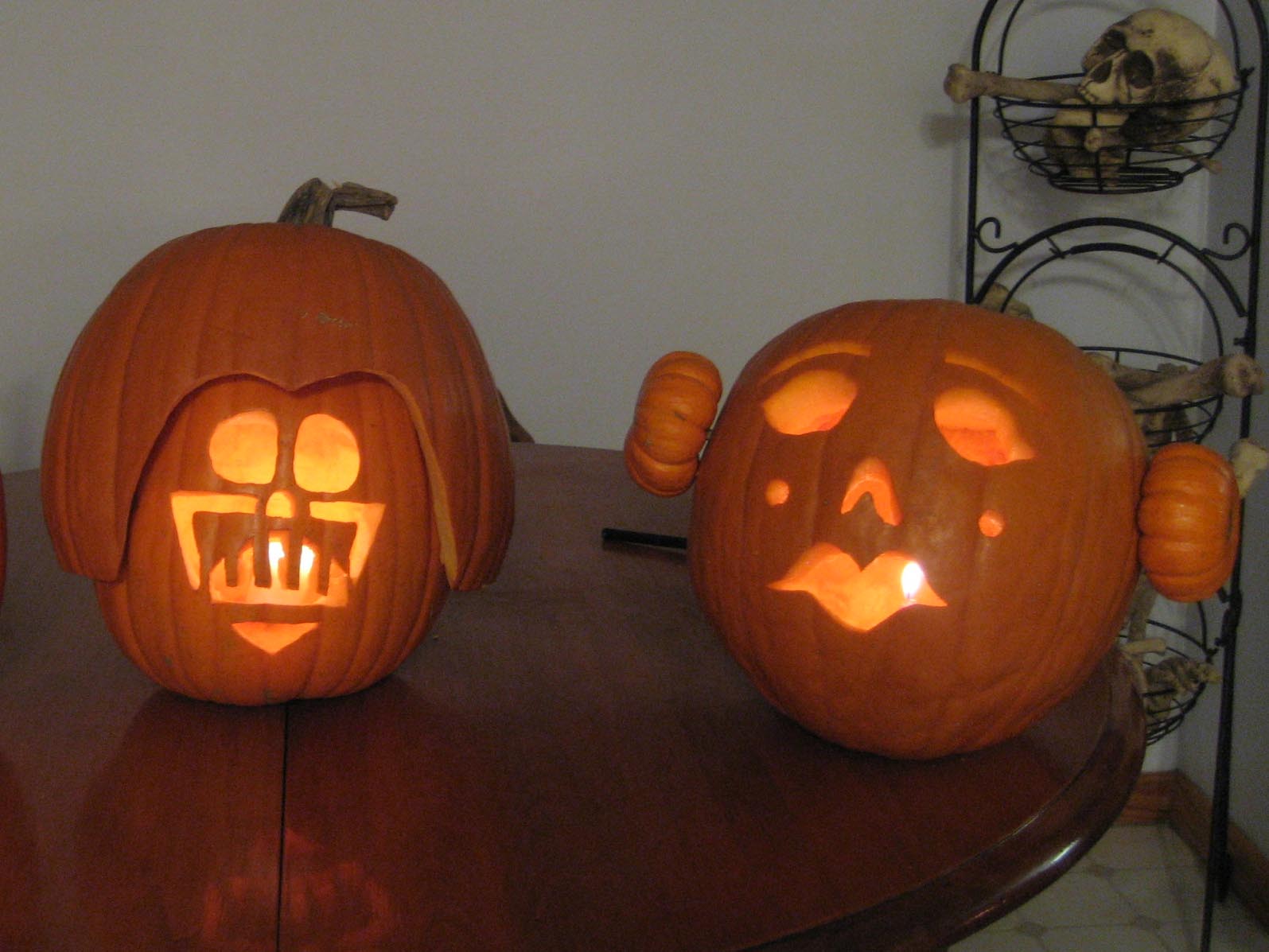 Darth Vader and Princess Leia pumpkins | Scrolller